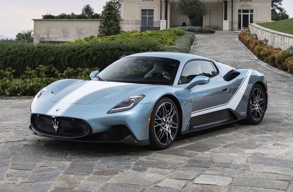 テーマは「虹」、マセラティのカスタマイズプログラムが実現した唯一無二の『MC20』 (レスポンス)