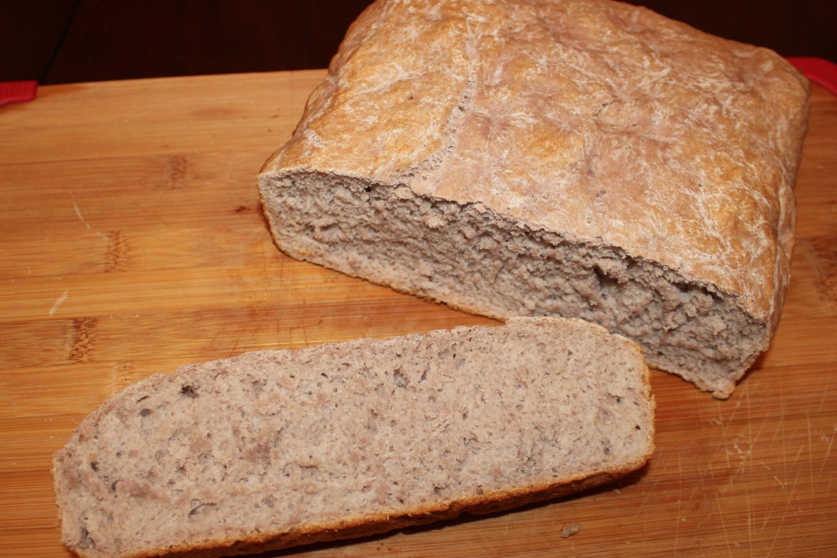 パンを72日間土の中に埋めた結果 「意外と食べられそう」 (NewSphere)