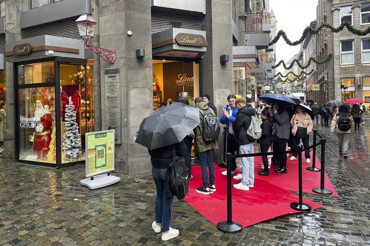 限定「ドバイチョコ」爆売れの裏で…「重金属含有を隠した」と批判受けるリンツ (NewSphere)