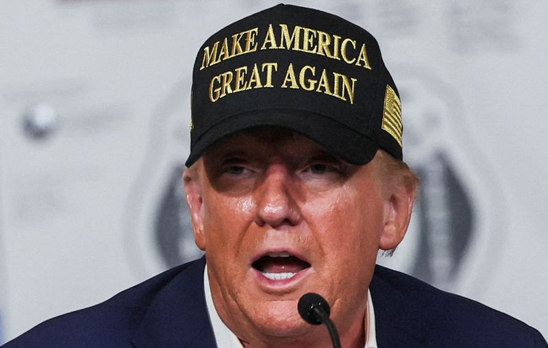 トランプ氏、政府機関の監察総監を一斉に解任 法律違反と批判も