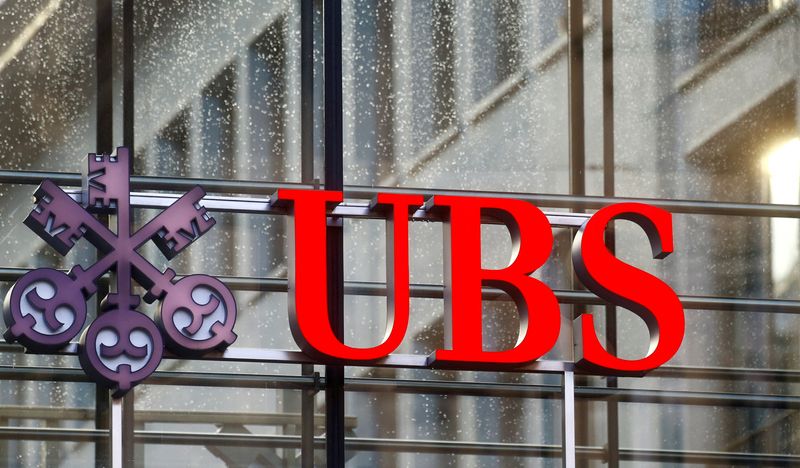 UBS、第4四半期利益が予想上回る 30億ドルの自社株買い発表