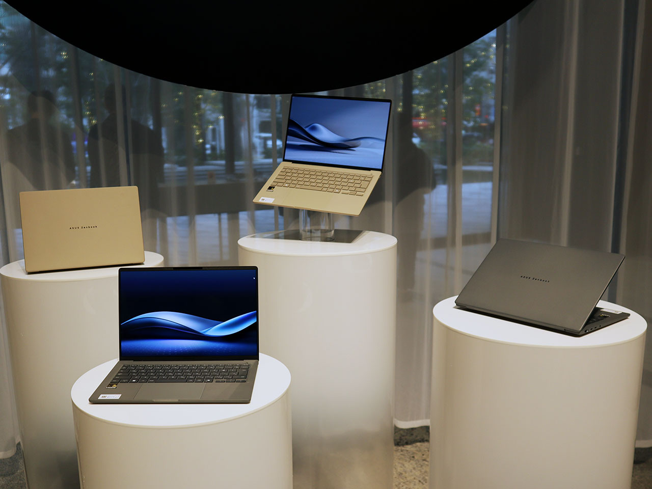 ASUS、1kg以下の日本向け14型ノート「Zenbook SORA」--「空」から命名「Copilot+ PC」 (CNET Japan)