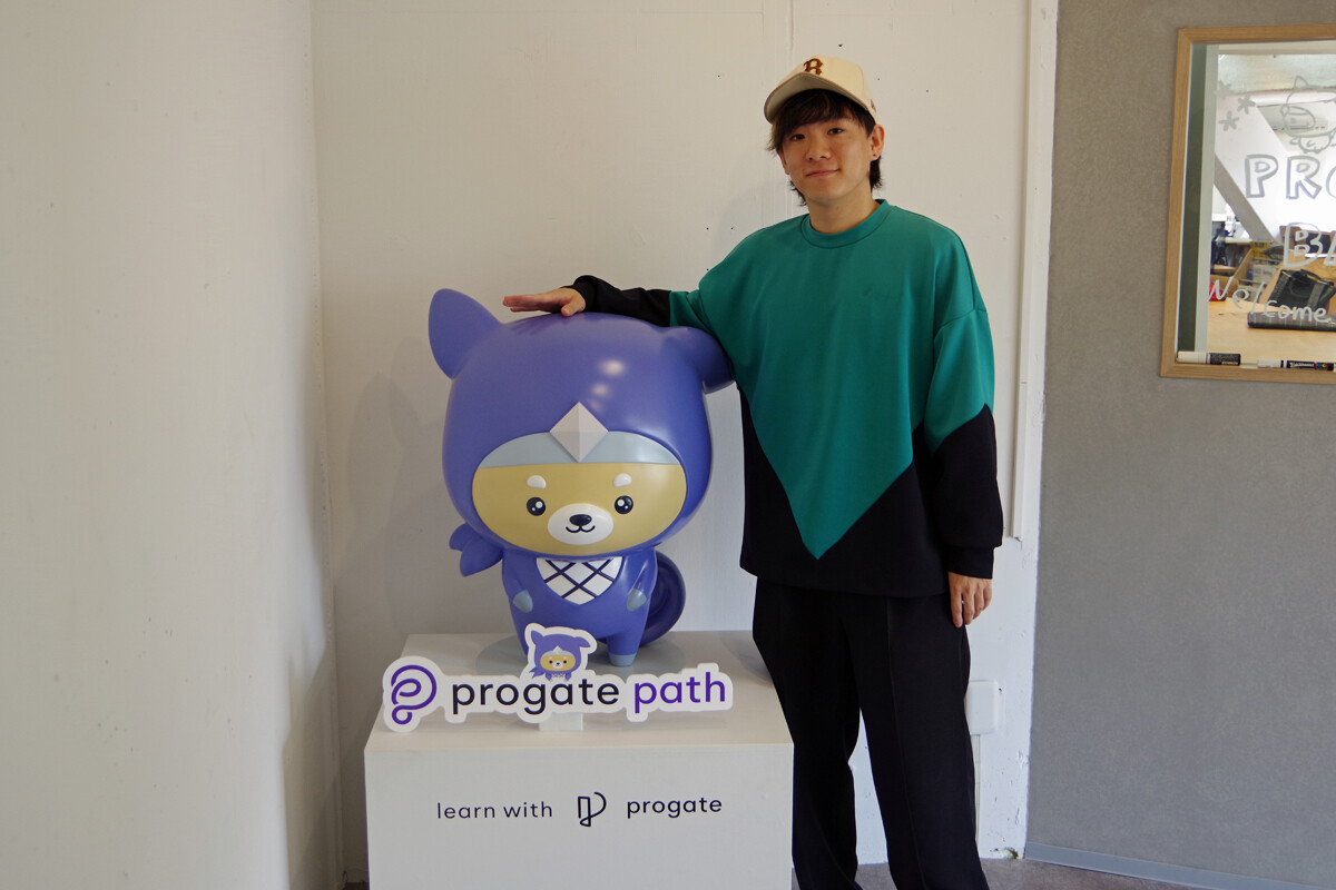 経営者たちの書架 第2回 Progate CEO 加藤將倫氏が選ぶ一冊『どう生きるか つらかったときの話をしよう』 (TECH+)