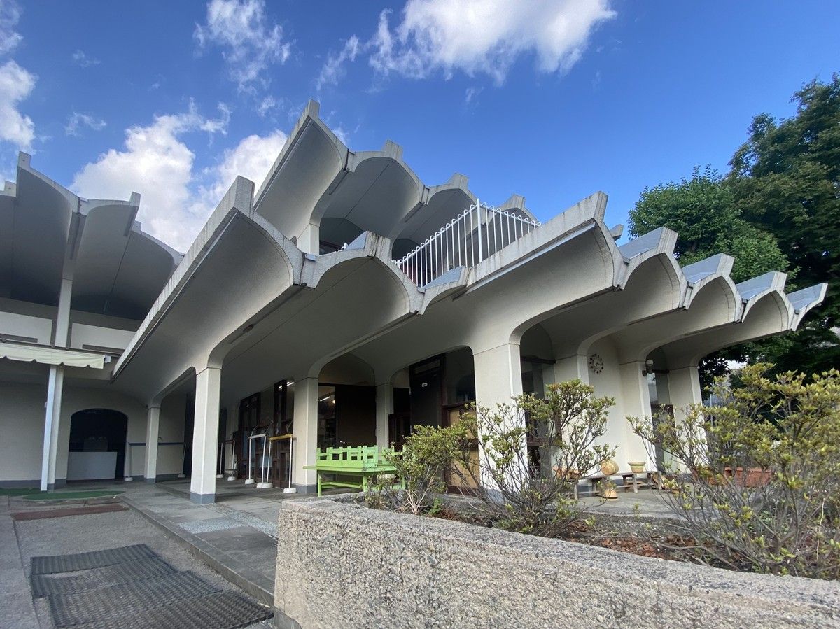 知る人ぞ知る丹下健三の傑作（1）曲面の庇がコンクリートの威圧感を和らげる ゆかり文化幼稚園 (JBpress(日本ビジネスプレス) JBpress 最新記事)