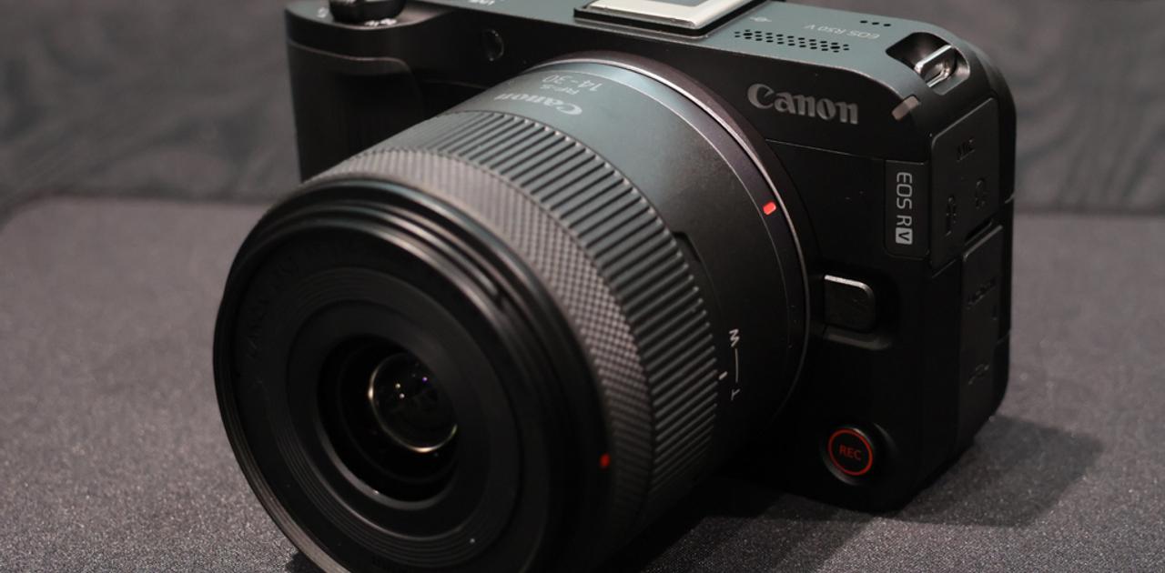 「EOS R50 V」の機能美。動画を追求するとカメラはフラットになる (ギズモード・ジャパン)