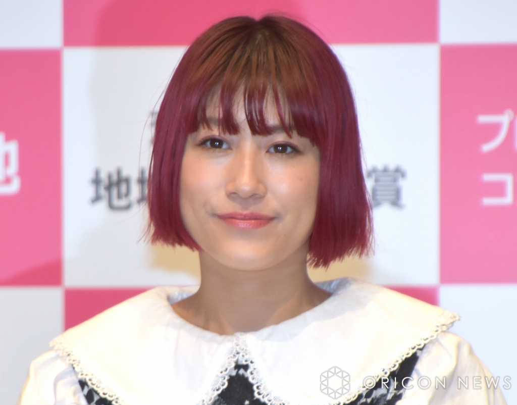 35歳・IMALU、“美脚”際立つスマイル全開ショット「いい笑顔」「かわいい」 (ORICON NEWS)