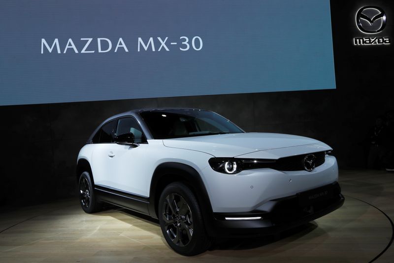 マツダ、新型SUV「MX─30」日本発売、来年1月にEVでも投入