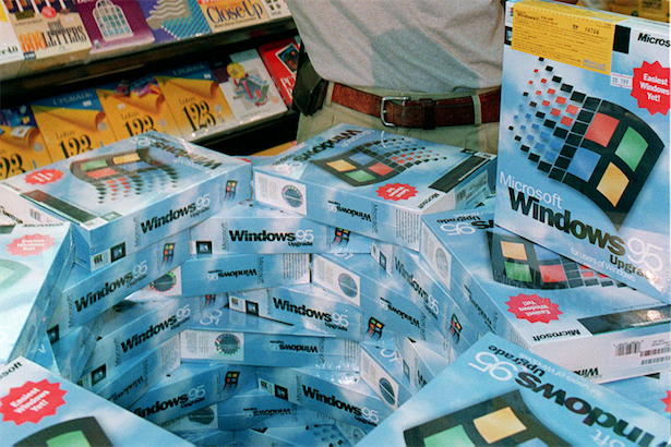 OSの発売日に行列ができるほどの社会現象 Windows 95発売日｜今日は何の日 8月24日
