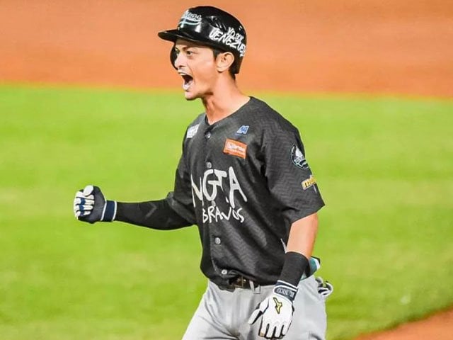 DeNA戦力外→MLBキャンプ招待、乙坂智29歳が語る“中南米からの逆転秘話”「（41盗塁は）人生かかっているから足も速くなります（笑）」 (Number Web｜選りすぐりの総合スポーツコラム)