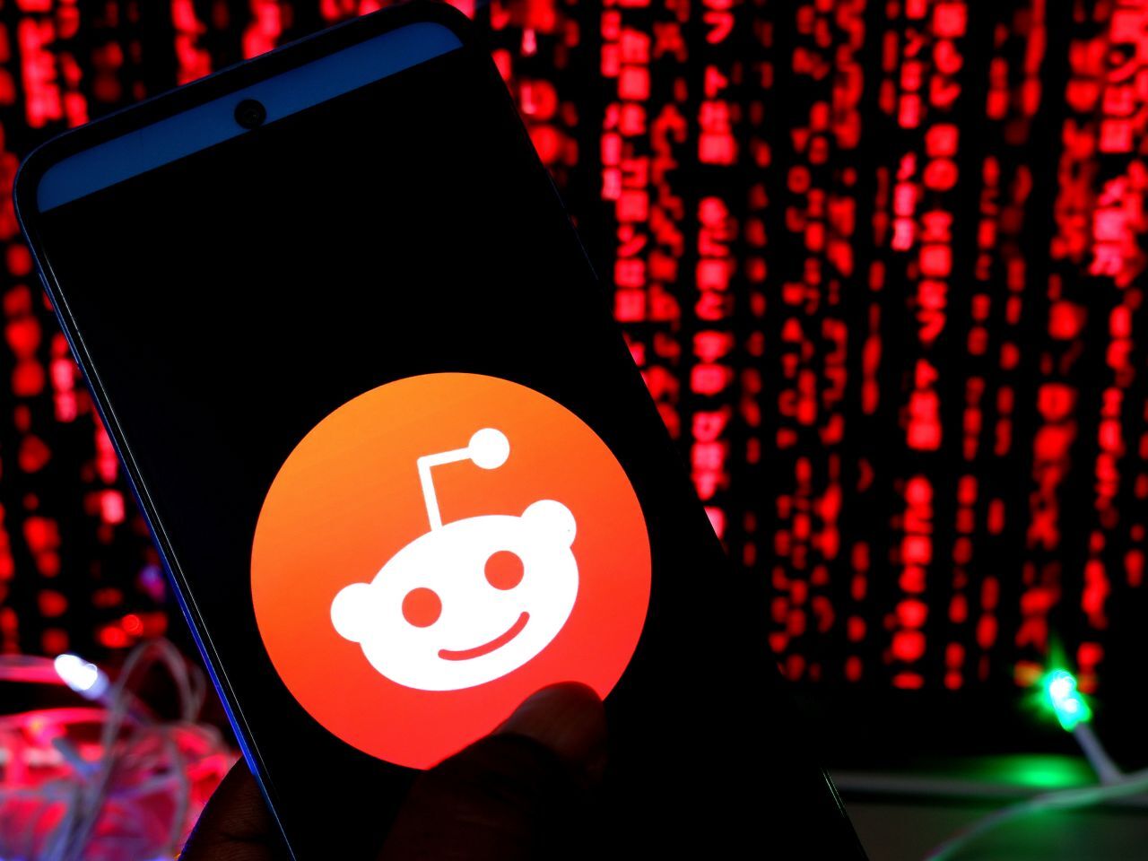 Reddit、APIの商用利用を有料化--AI開発大手に影響 (ZDNet Japan)