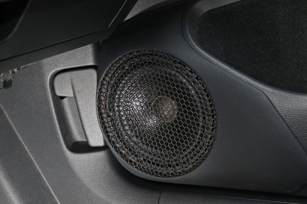 [インストール・レビュー]自分のフィーリングを信じてVW ゴルフ by カーオーディオクラブ 後編 (レスポンス)