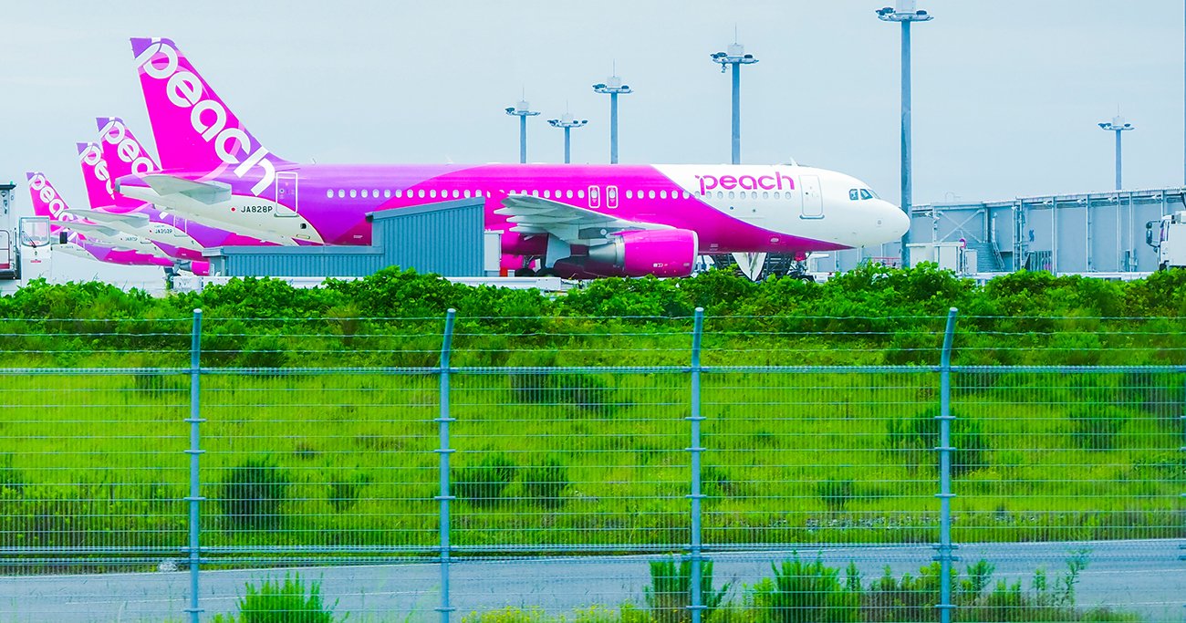 なぜLCCは格安でサービスが提供できるのか - なぜコンビニでお金をおろさない人はお金持ちになれないのか (Diamond Online)